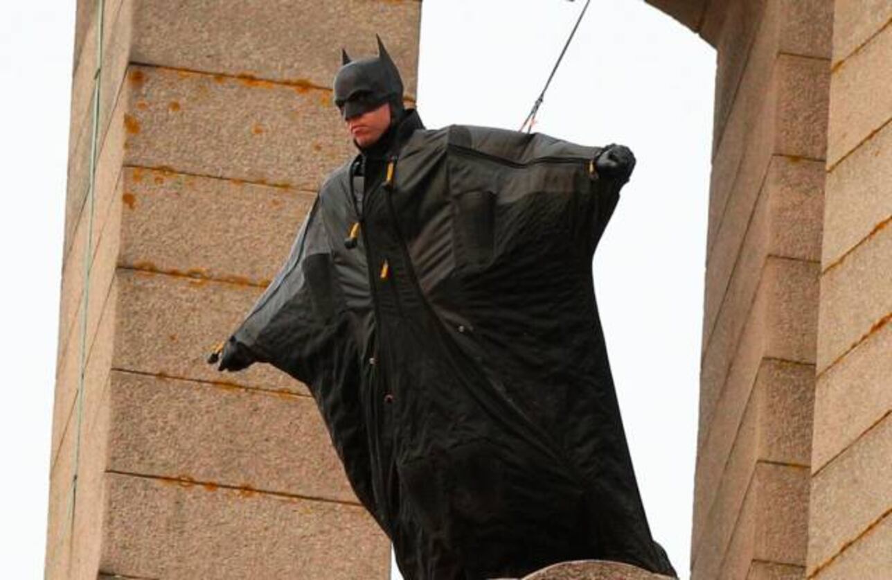 The Batman: nuevas y espectaculares fotos del rodaje con Batman en lo ...