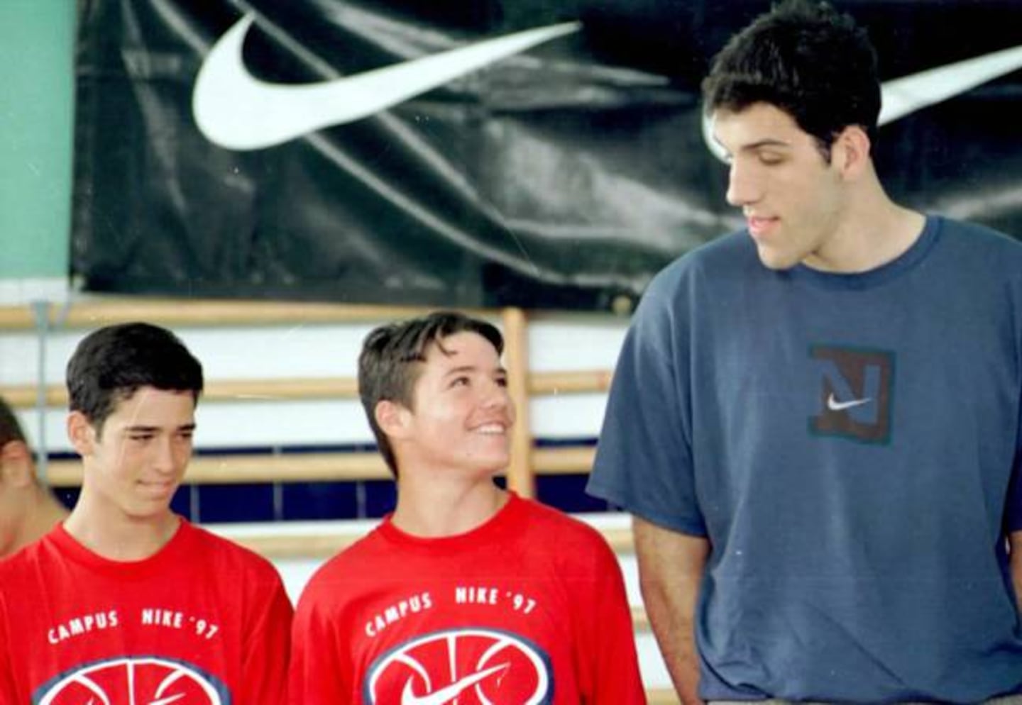 ¿Qué fue de Roberto Dueñas? El gigante al que eligieron los Bulls de ...