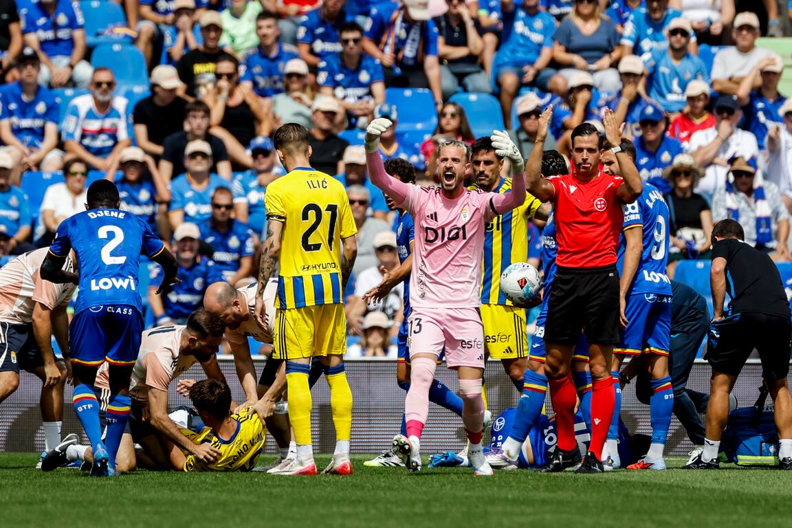 Susto en el Coliseum tras el choque de Nacho Vidal y Diego Rico - AS.com