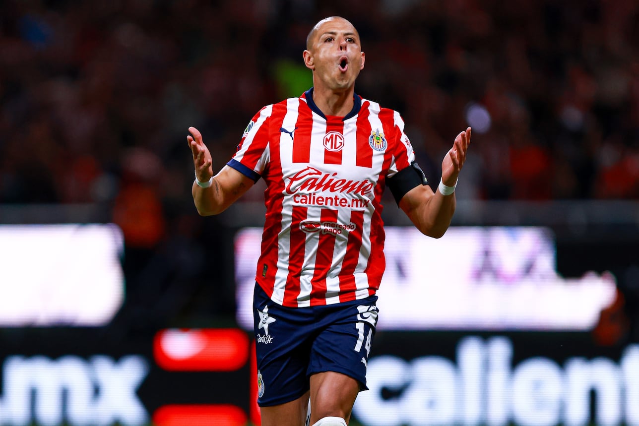 El delantero de Chivas que ya superó a “Chicharito” en goles durante el ...