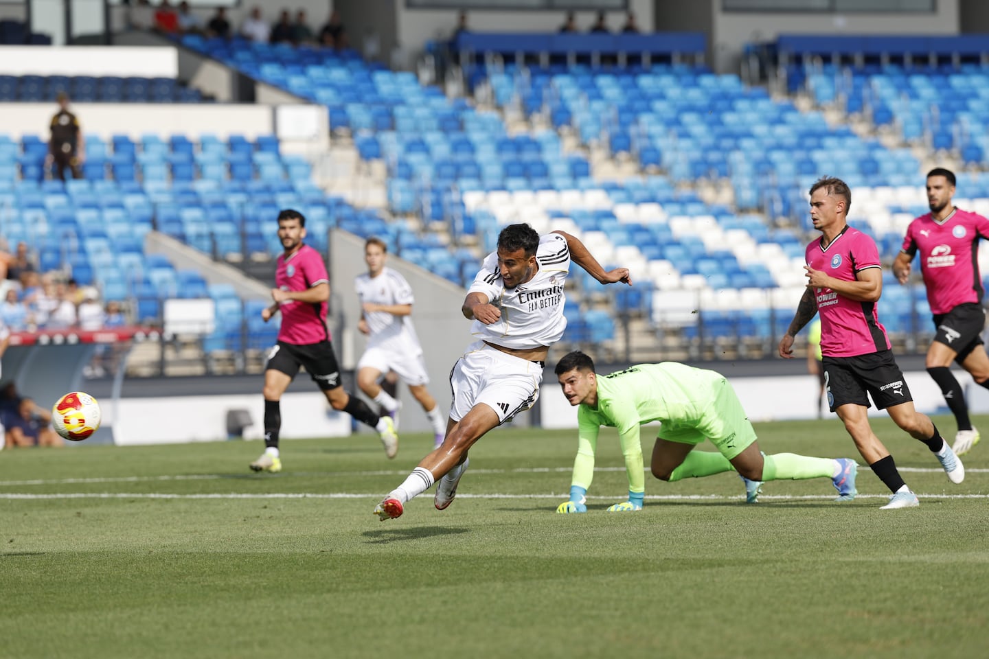 Gay sex public sex hidden cam gay sex with big cock twink.