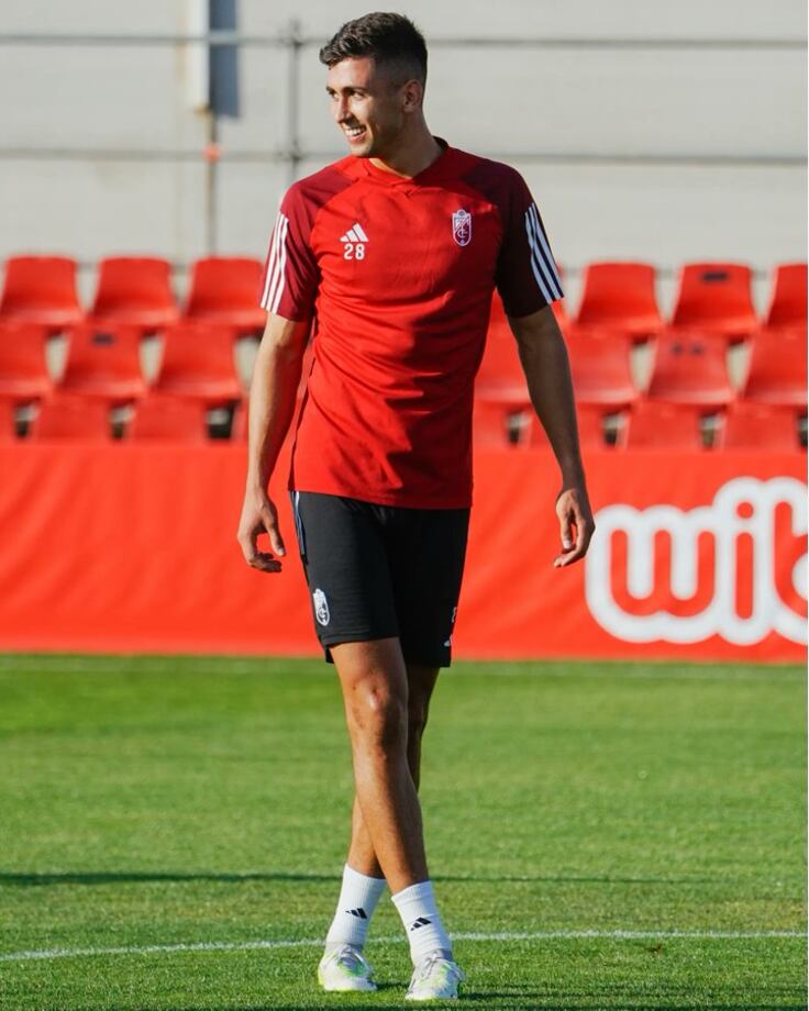 Raúl Torrente sigue el camino de Dani Olmo y se va al Dinamo de Zagreb ...