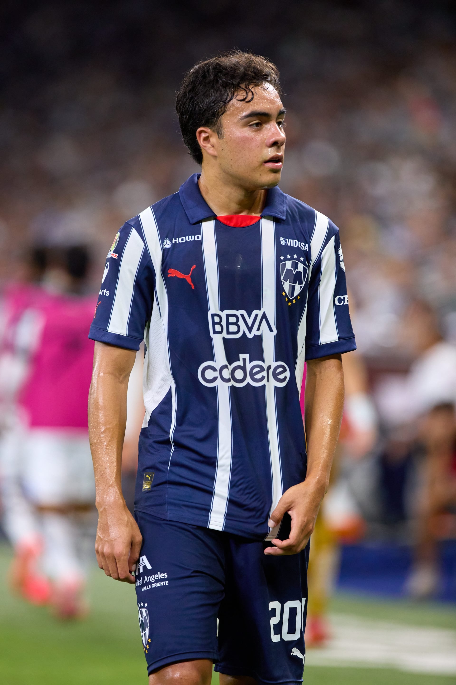 Quién es Iker Fimbres, el jugador que anotó doblete en el Clásico Regio ...