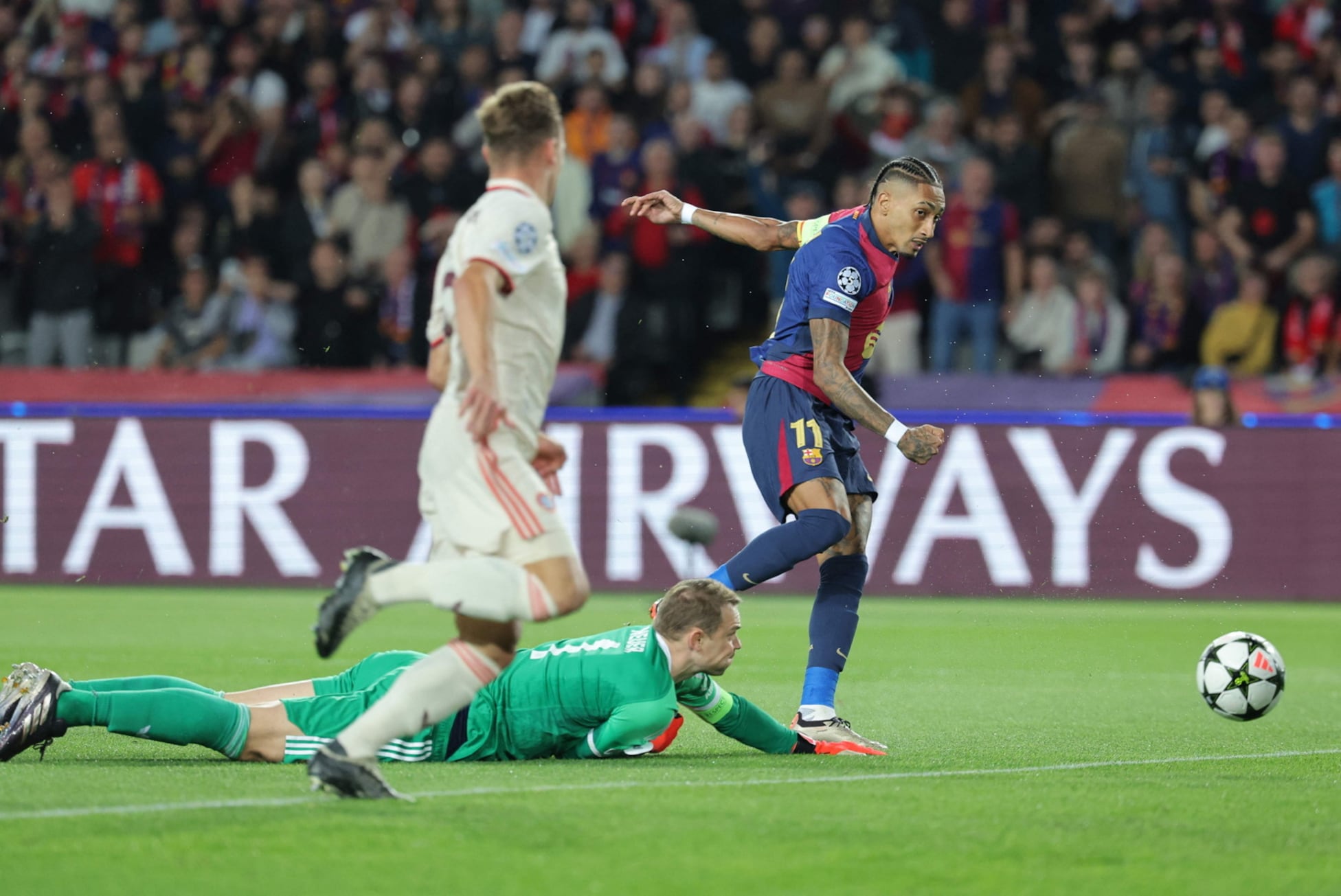 El hat-trick de Raphinha y la goleada del Barcelona al Bayern en ...