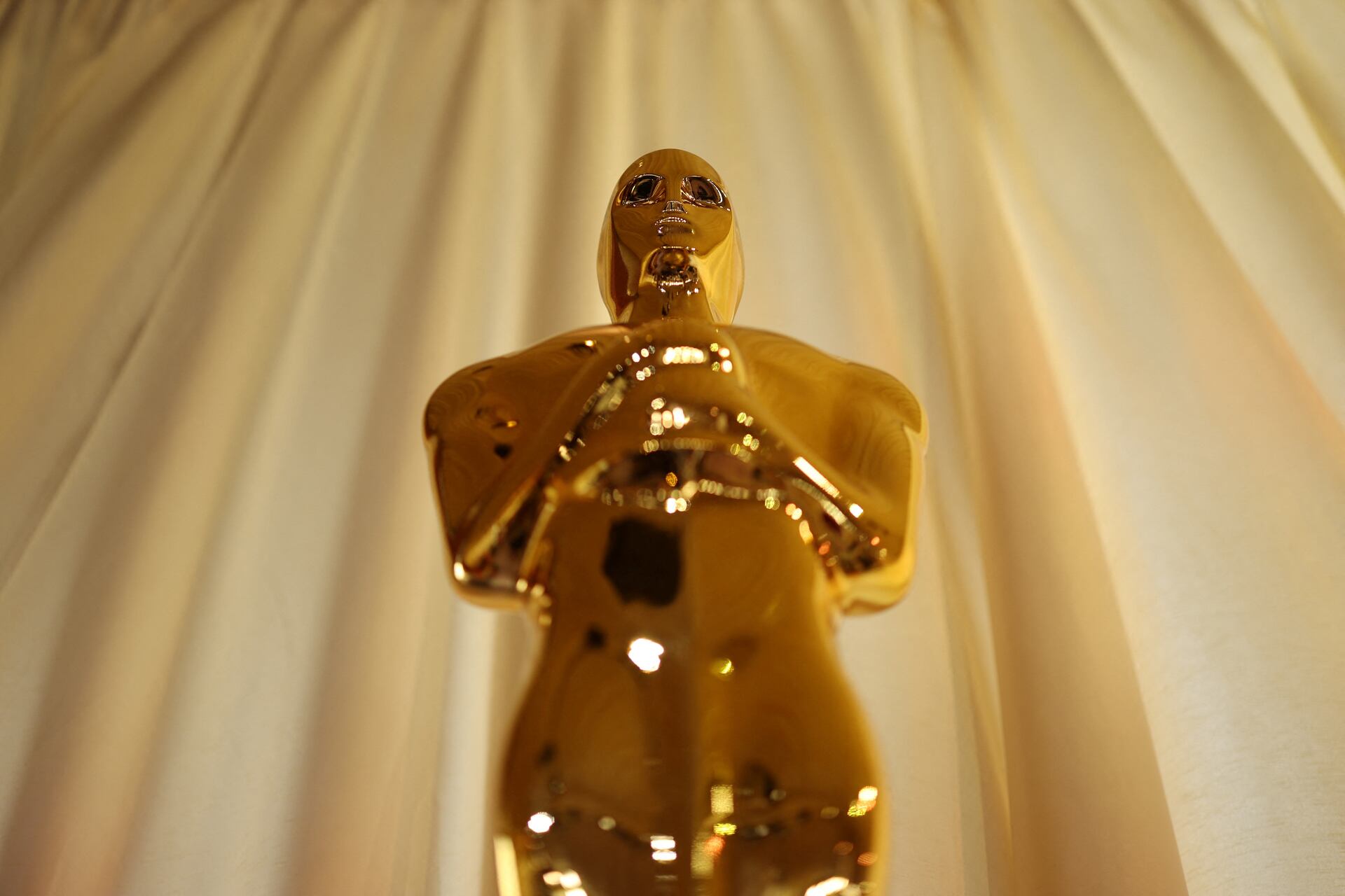 How much does an Oscars trophy cost and what is it made of? - AS USA