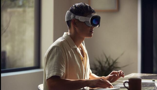 Apple Vision Pro, the most expensive VR headset in the market, now have ...