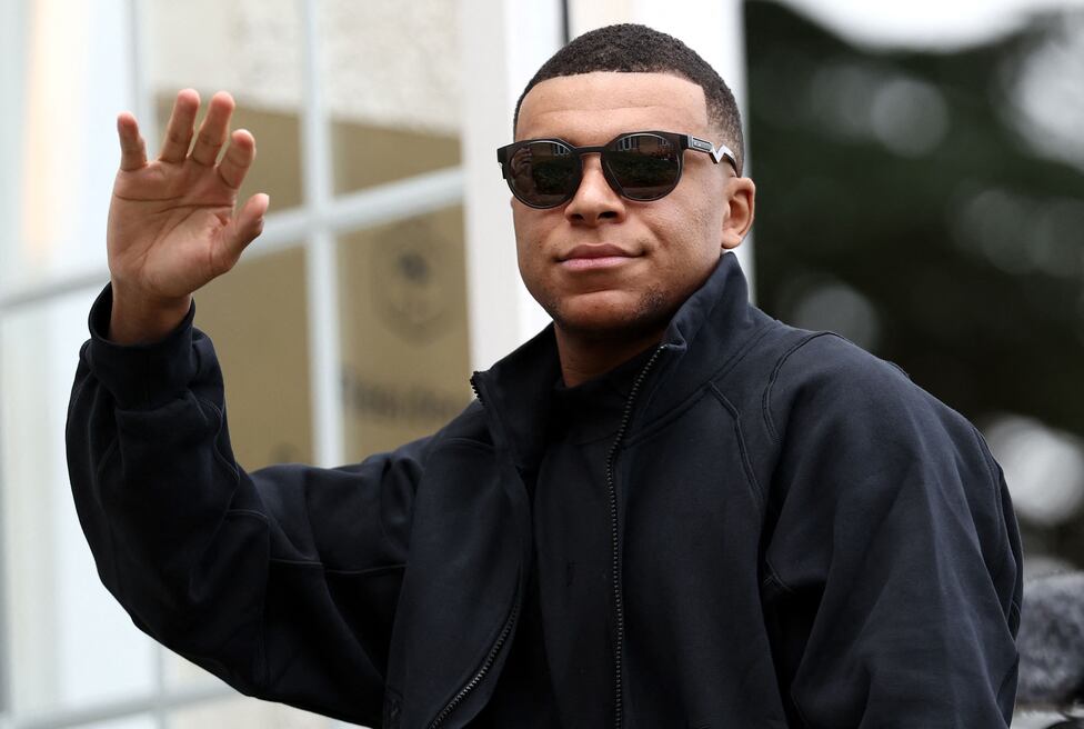 El desfile de la selección francesa: el look de Koundé el más ...