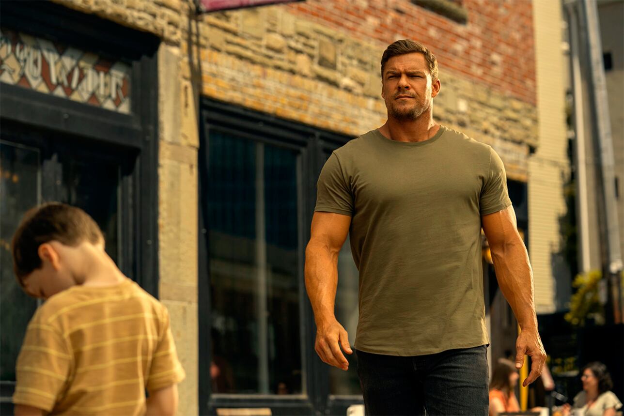 ‘Reacher’: Alan Ritchson reparte guantazos como nunca en el tráiler ...