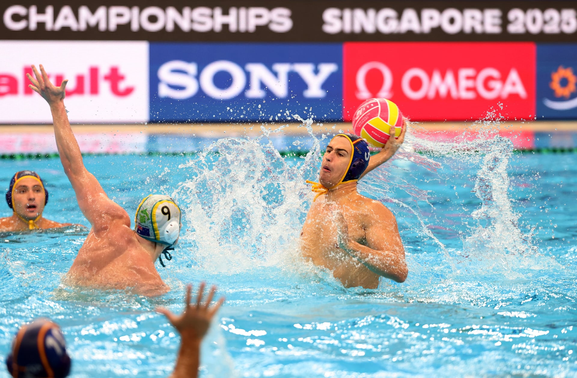 Femmes nues upon she opened the door, the lady received me