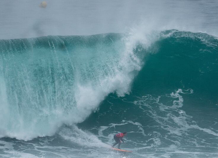 La Vaca Gigante: la espectacularidad del surf en Cantabria - AS.com