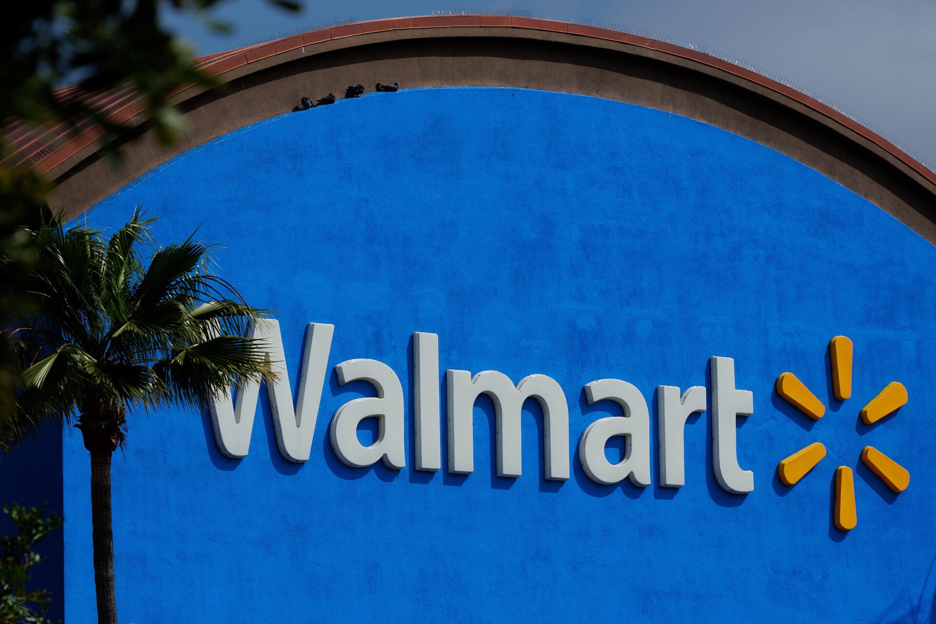 Walmart announces agreement with world’s largest hot dog chain and will ...