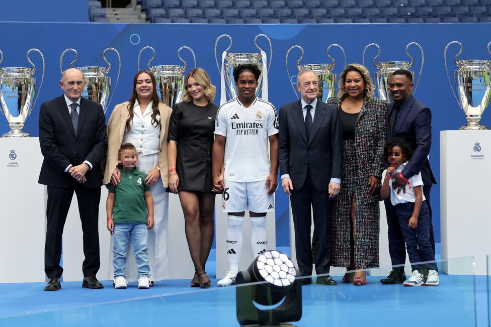 La presentación de Endrick ante un Bernabéu abarrotado - AS.com