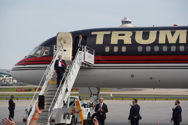 Inside Trump’s private jet: The staggering cost, gold-plated toilet ...
