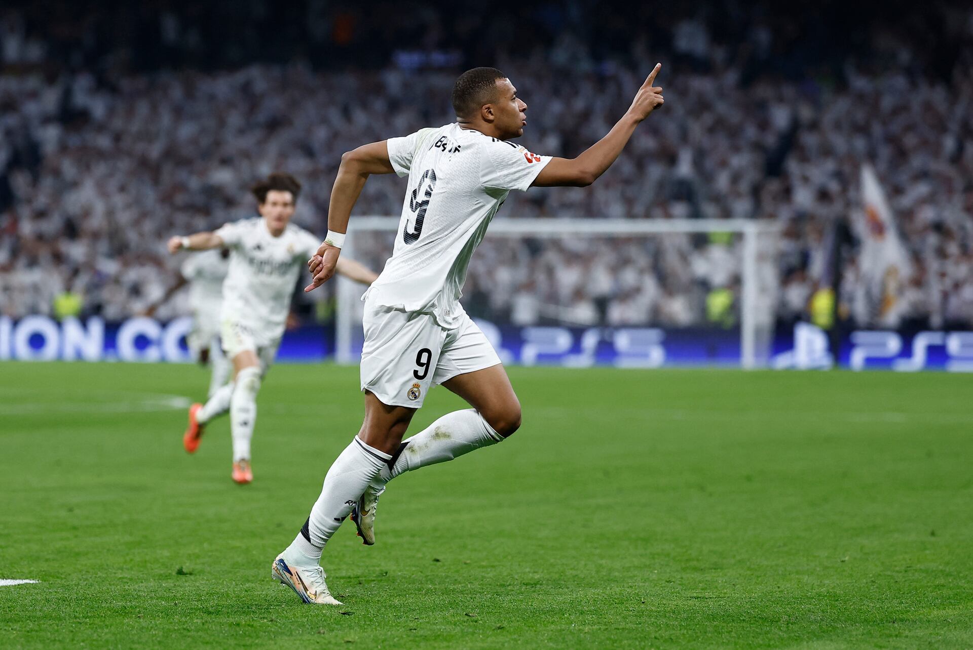 Mbappé breaks his silence in exclusive interview with French television ...