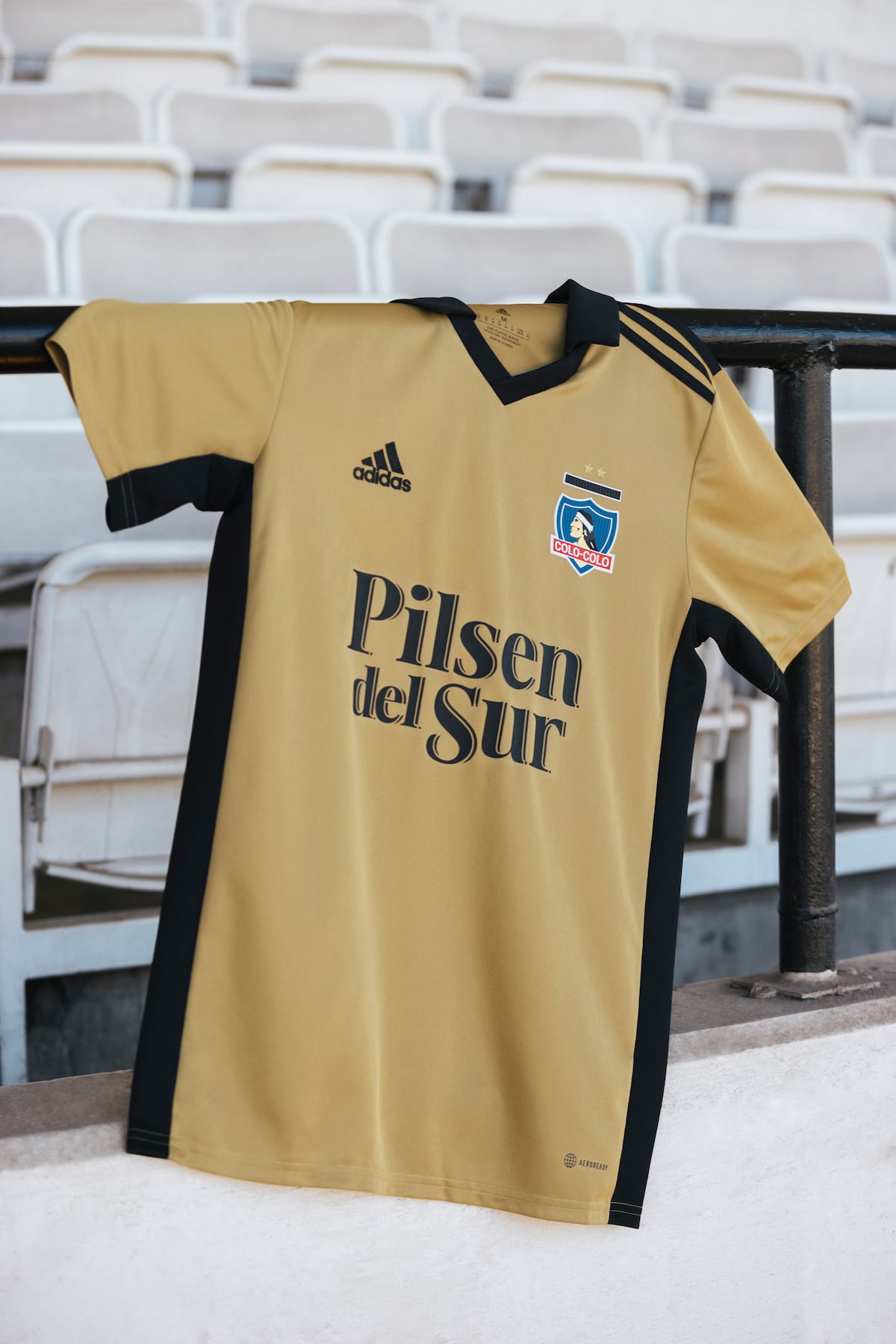 Oficial: Colo Colo sorprende con su nueva camiseta - AS Chile