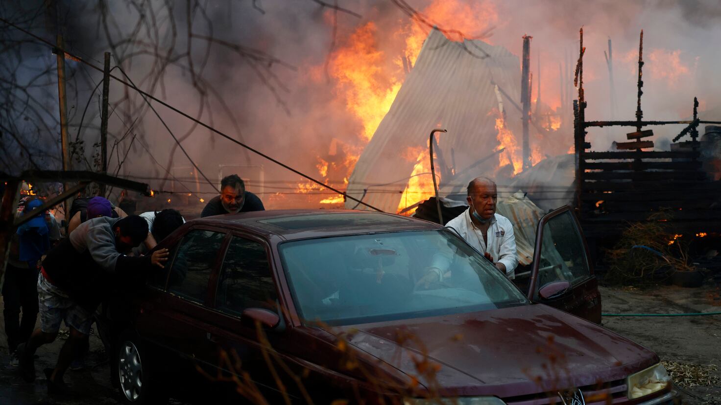 Toque De Queda Hoy En Viña Del Mar Y Valparaíso Por Incendios En Chile