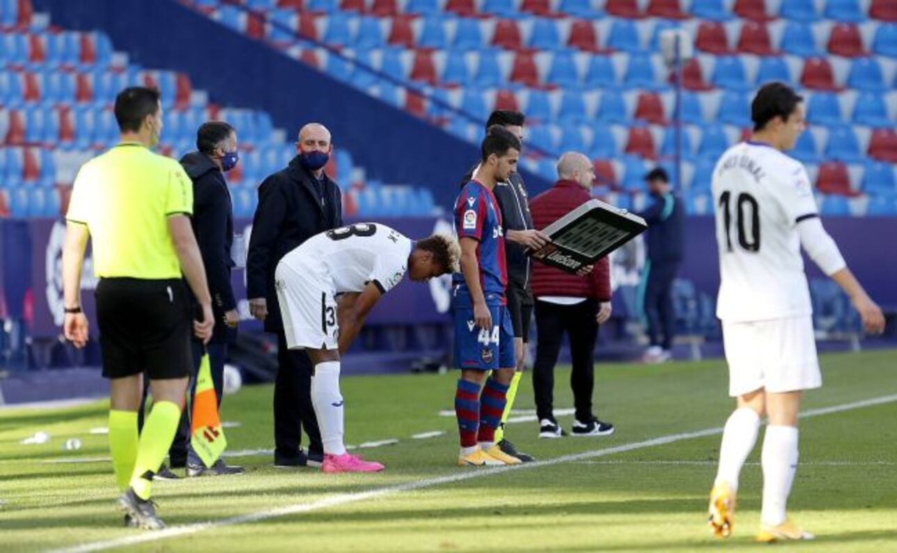 ¿Quién es John Patrick Finn, el debutante más joven de la historia del ...