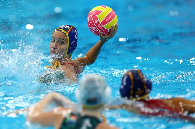 Roberta.close she visited me at my outcall, but arrived a