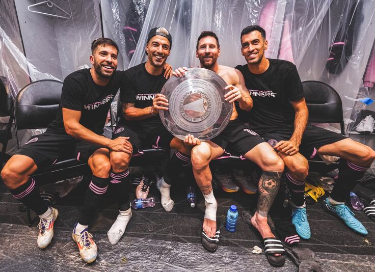 Los jugadores con más títulos de la historia: Cristiano muy lejos de Messi Messi se afianza como ...