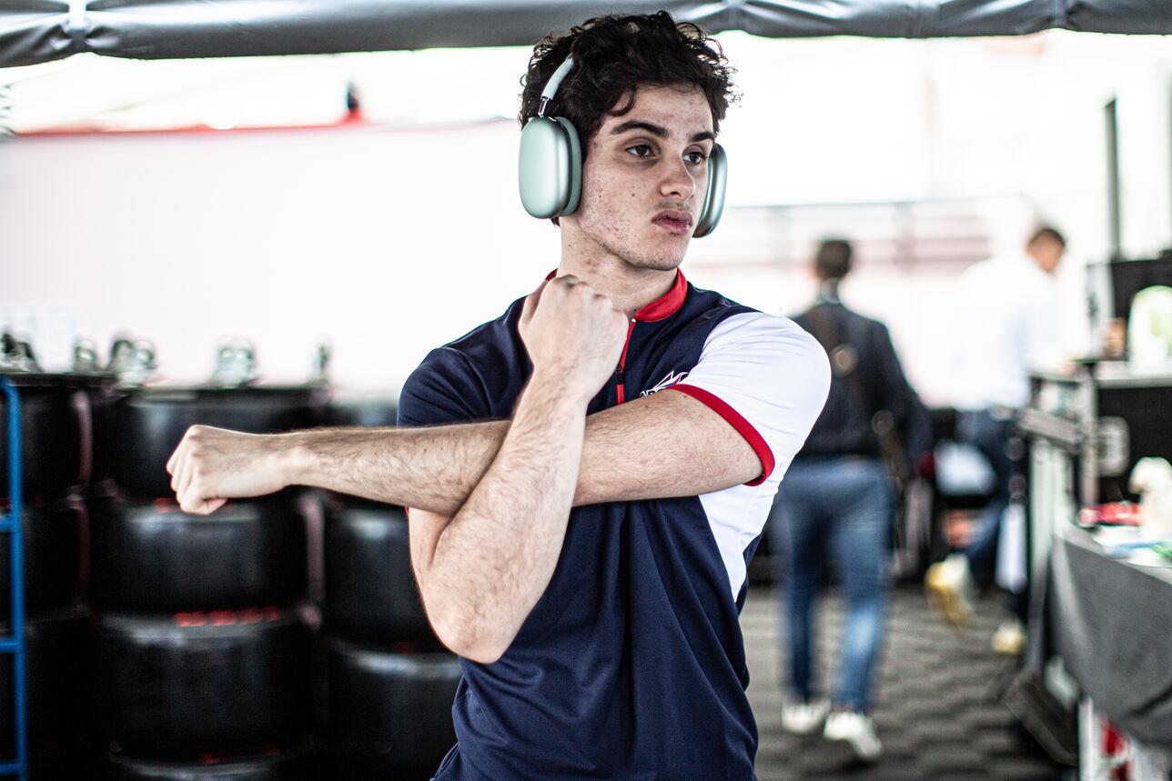 Alessandro Famularo, la joya que busca seguir los pasos de Checo Pérez ...