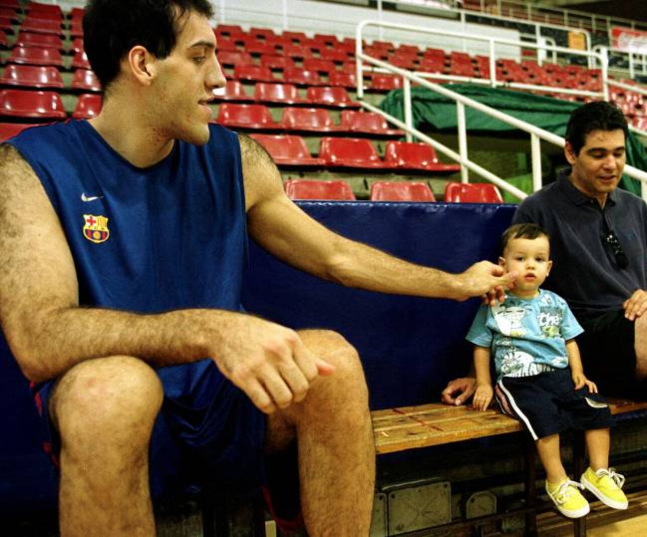 ¿Qué fue de Roberto Dueñas? El gigante al que eligieron los Bulls de ...