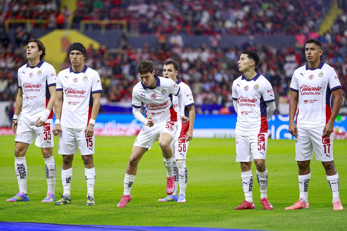 Beltrán y Rey, con un pie fuera de Chivas - AS México