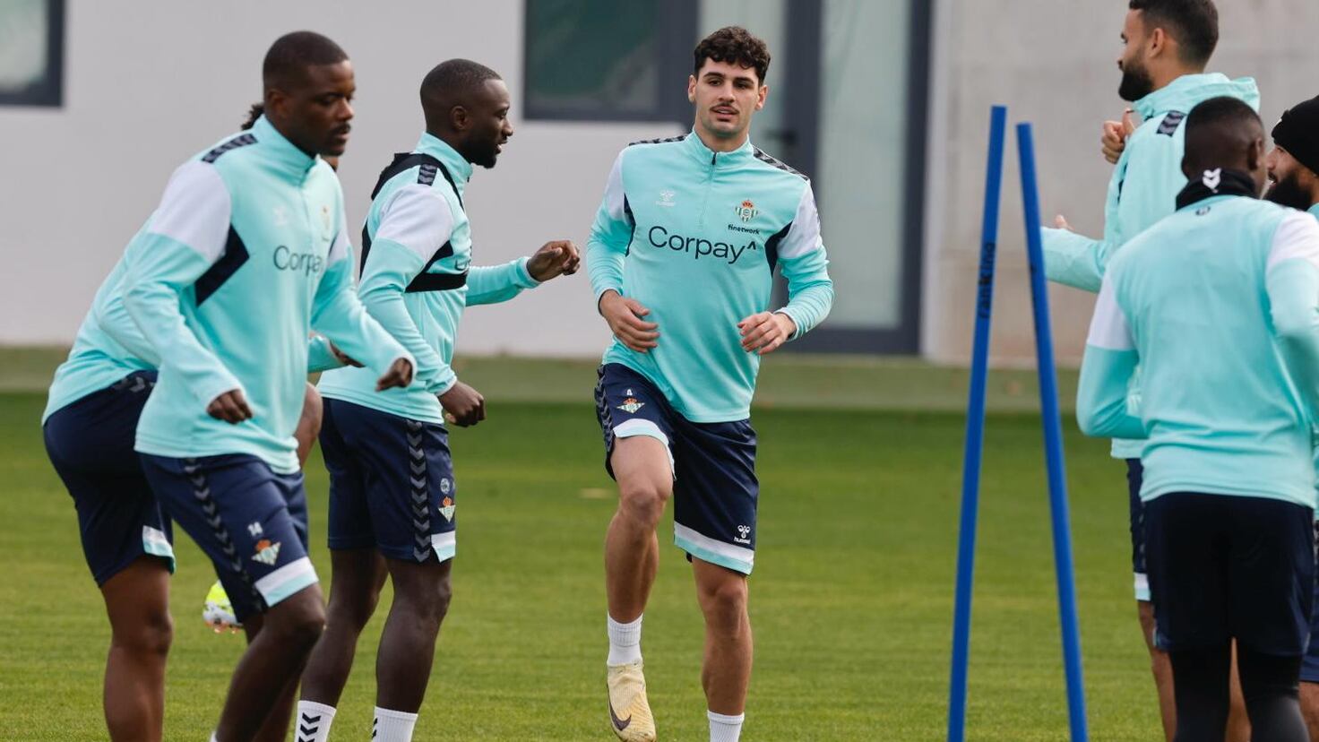 Johnny Cardoso ya está a las órdenes de Pellegrini - AS.com Johnny Cardoso ya está a las órdenes de Pellegrini - AS.com
