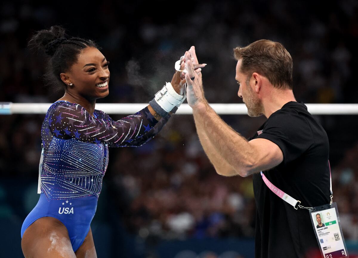 Simone Biles reina en el ‘all around’ y hace más historia - AS.com
