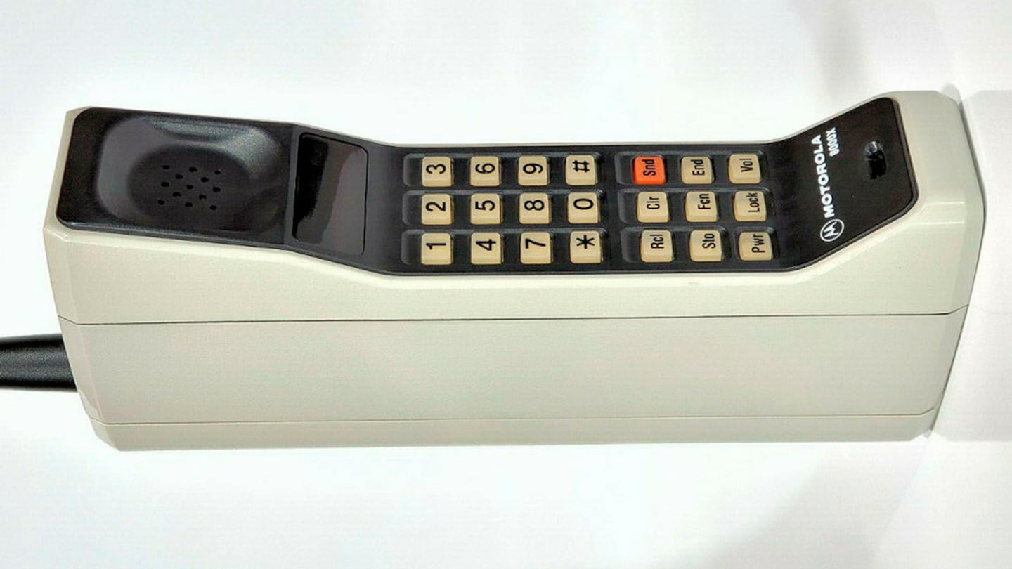 The 10 old cell phones we have gathering dust at home that collectors ...