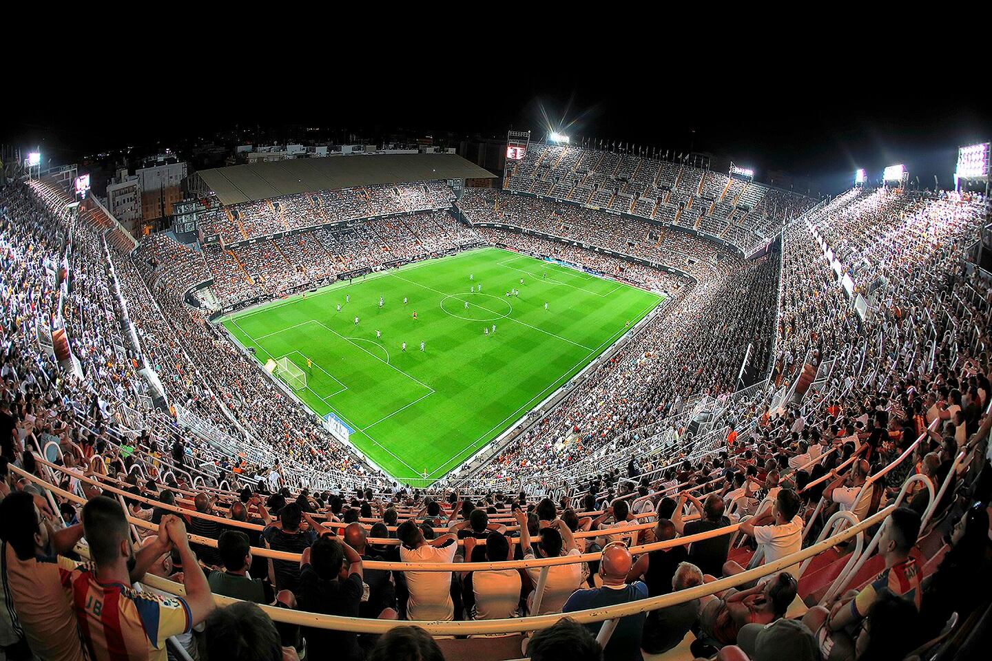 El Valencia encarga la venta de Mestalla a CBRE El Valencia encarga la ...